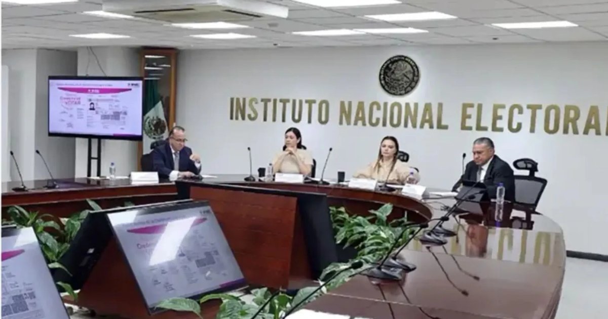 Lanza INE credencial con 25 candados contra la falsificación